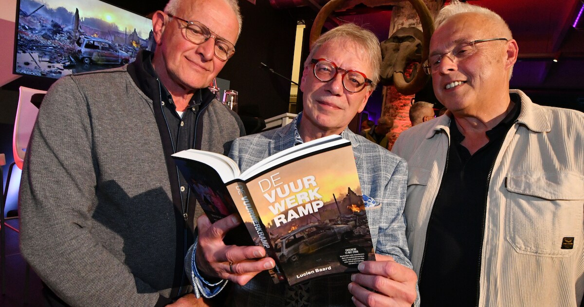 Boek over de vuurwerkramp met lichte vertraging in boekwinkel ...