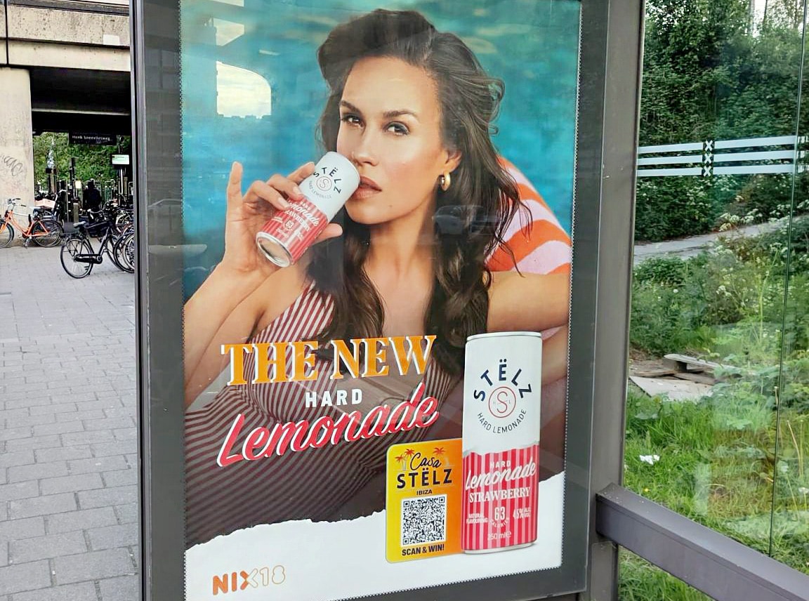 Drankproducent Stëlz past reclame aan na kritiek op nieuwe poster ...