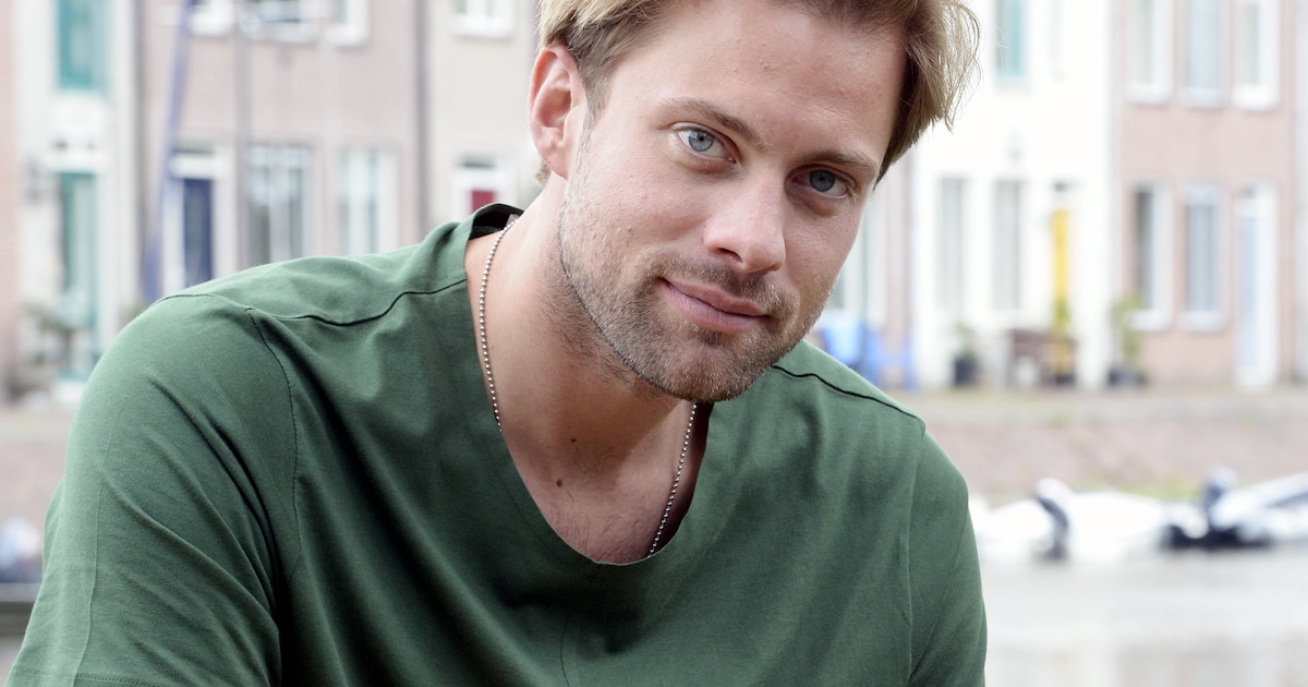 Jelle de Jong zwemt én acteert voor ALS | Show | AD.nl