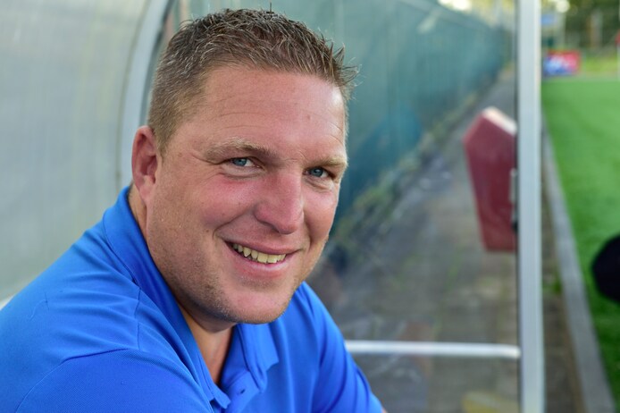 Arjen Linstra vertrekt na dit seizoen bij Rohda'76: ‘Als trainer heb je ...