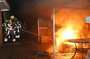 Stapel oude matrassen in brand in Biezenmortel | Foto | AD.nl