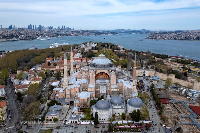 Geen doden, wel ruim 200 gewonden na aardbeving voor Turkse kust ...