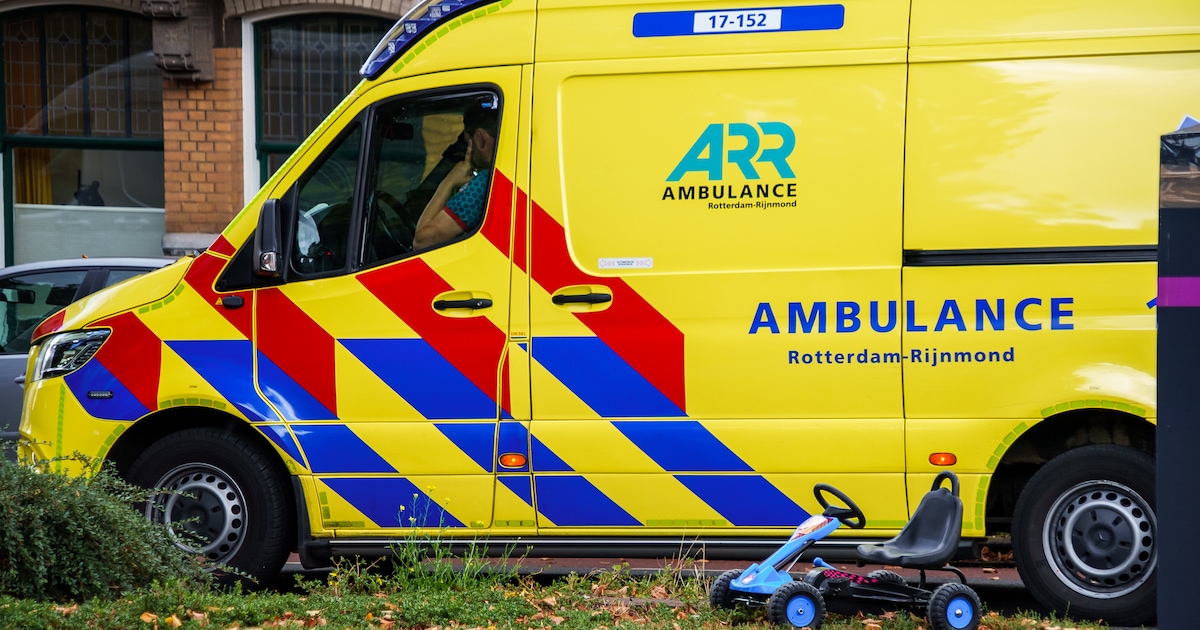 Kind op skelter aangereden op zebrapad in Rotterdam-Noord | 112 nieuws Rotterdam | AD.nl