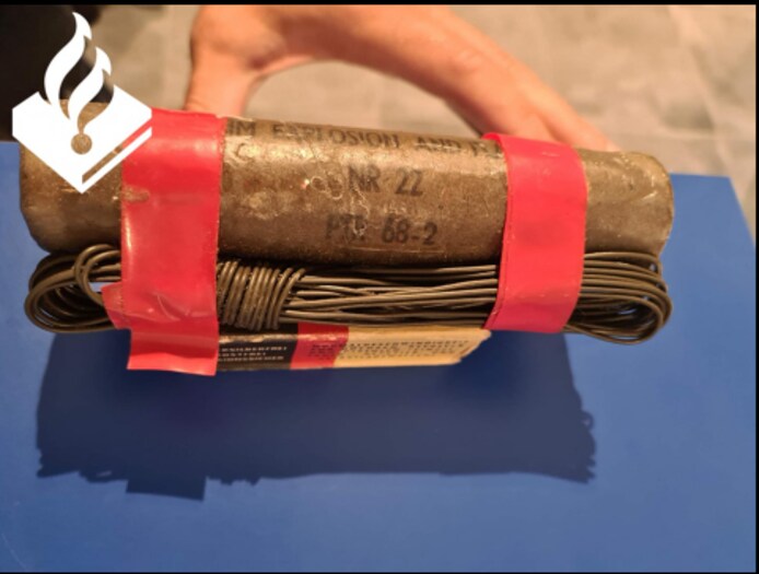 Familie stuit tijdens opruimen woning van overleden ouders op explosief ...