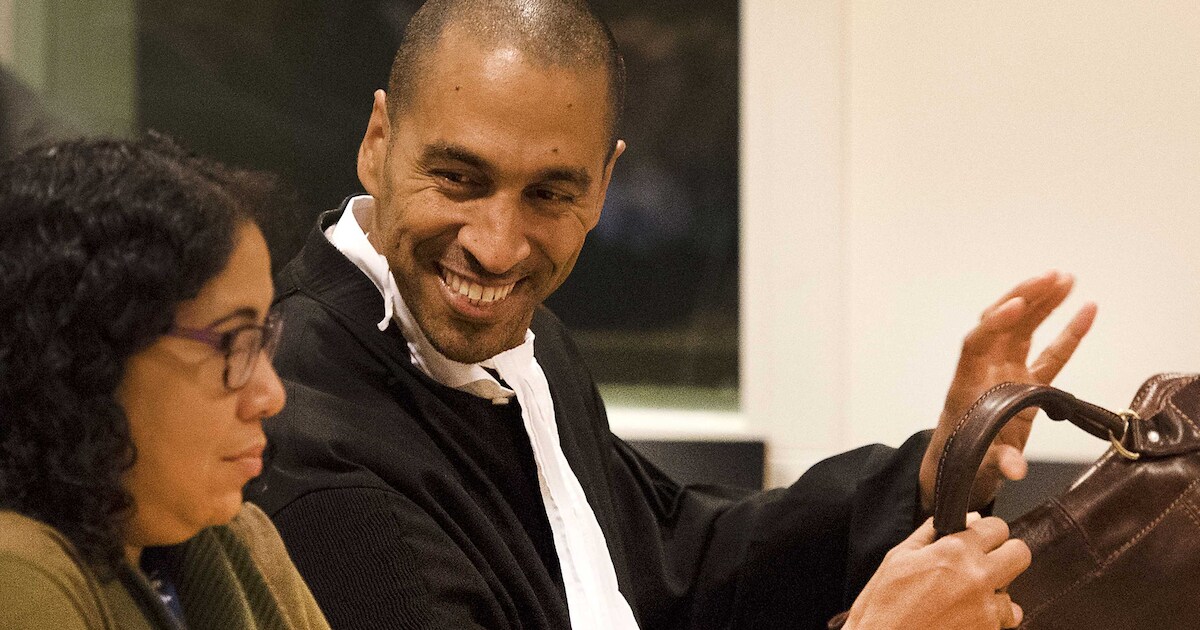Agenten in zaak Mitch Henriquez snappen nu nóg niet dat hij stierf ...