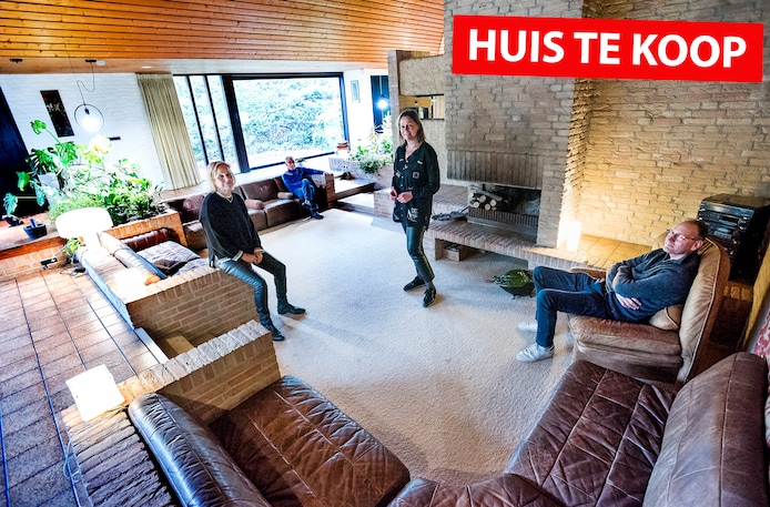 Back to the 70s: In dit verborgen pareltje, inclusief zitkuil, is nog ruimte voor een zwembad en ...