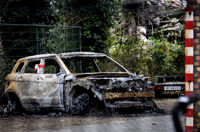 Politie: Explosies in Den Haag lijken gericht tegen bruidsmodezaak ...