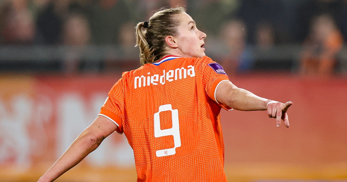 Vivianne Miedema opnieuw geopereerd aan knie, Oranje-spits richt zich ...