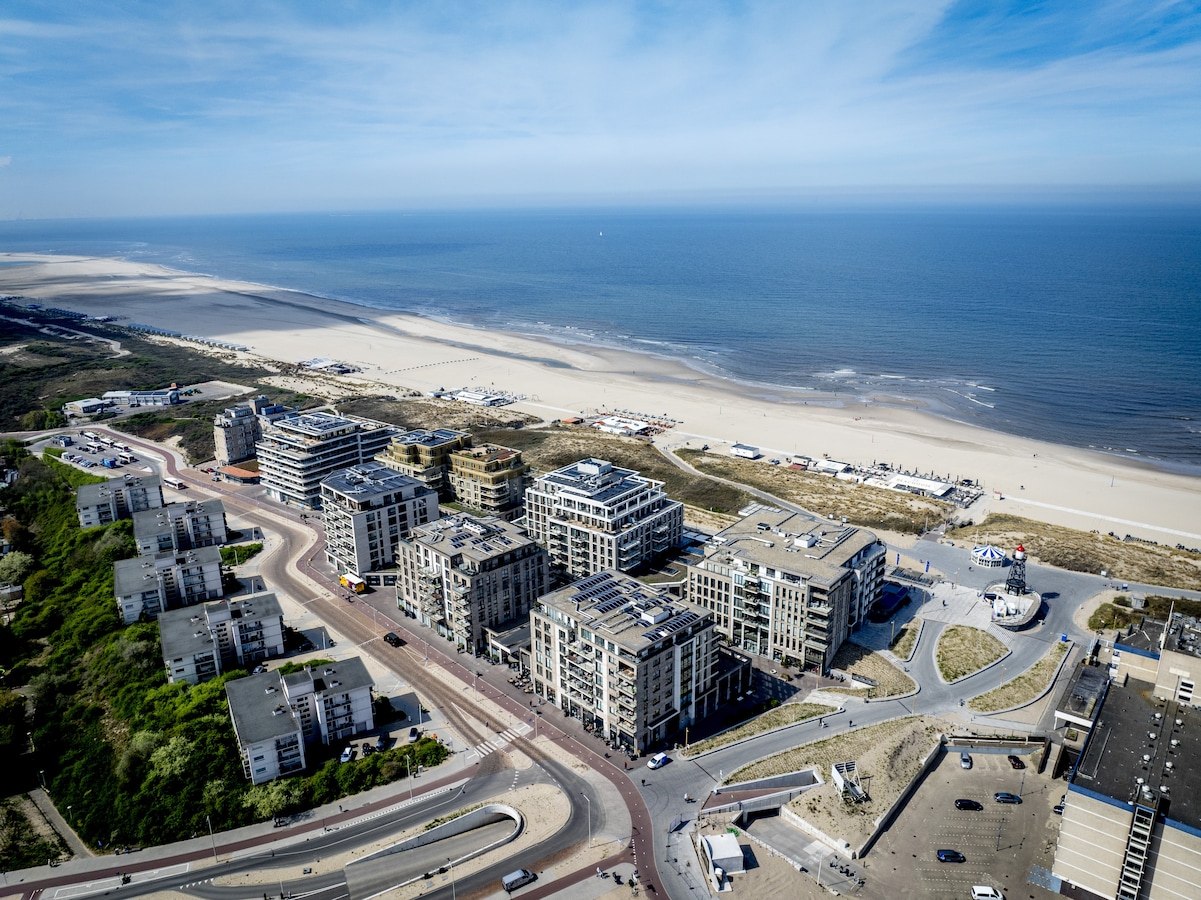 William ontdekt per toeval dat nieuw appartement veel kleiner is ...