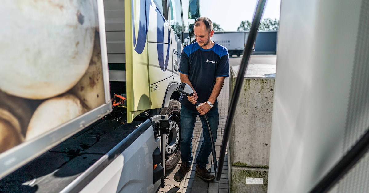 Elektrische vrachtwagens staan klaar, maar laadpalen en stroom ...