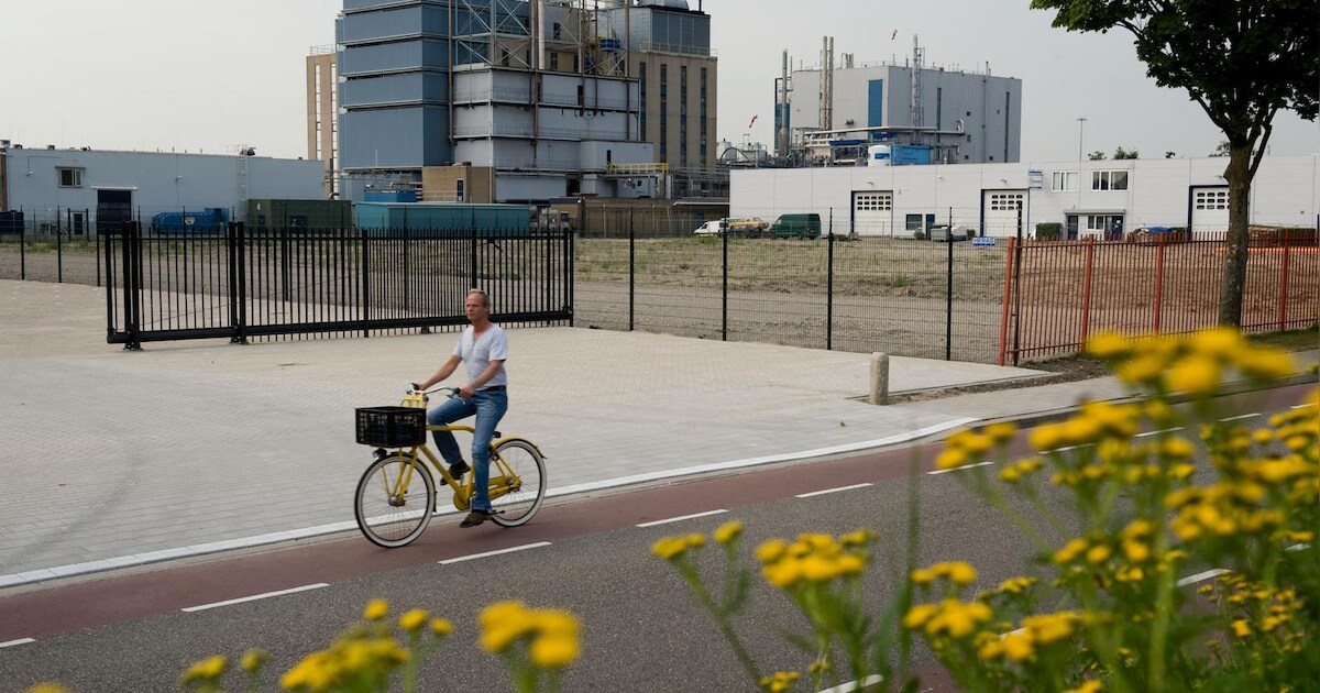 Brandweer haalt rampenplan over chemiefabriek BASF offline | Utrecht ...