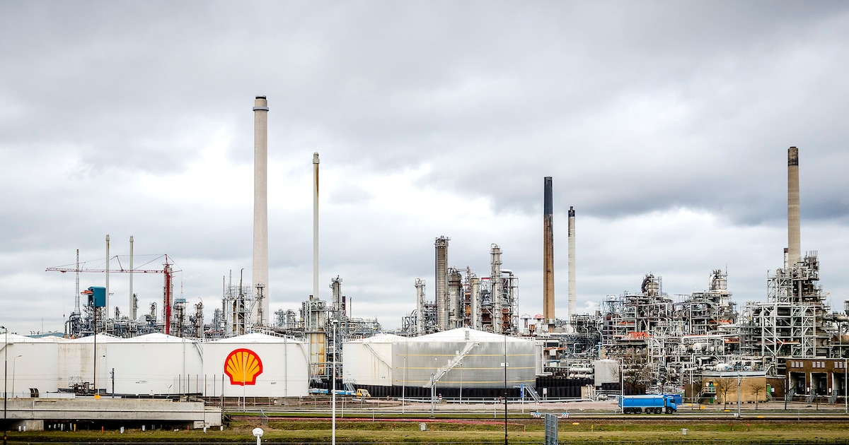 Verscherpt toezicht op Shell-Pernis opgeheven | Economie | AD.nl
