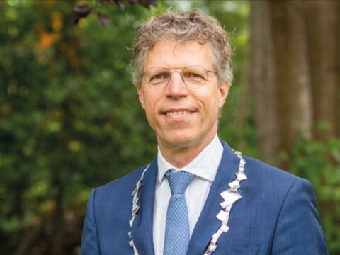 Burgemeester Van der Tuuk herbenoemd in Westerkwartier | Westerkwartier ...