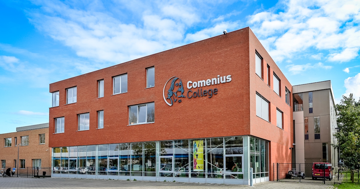 Lessen Comenius Capelle stoppen eerder vanwege mars na dood Jerryson (15) | Capelle aan den ...