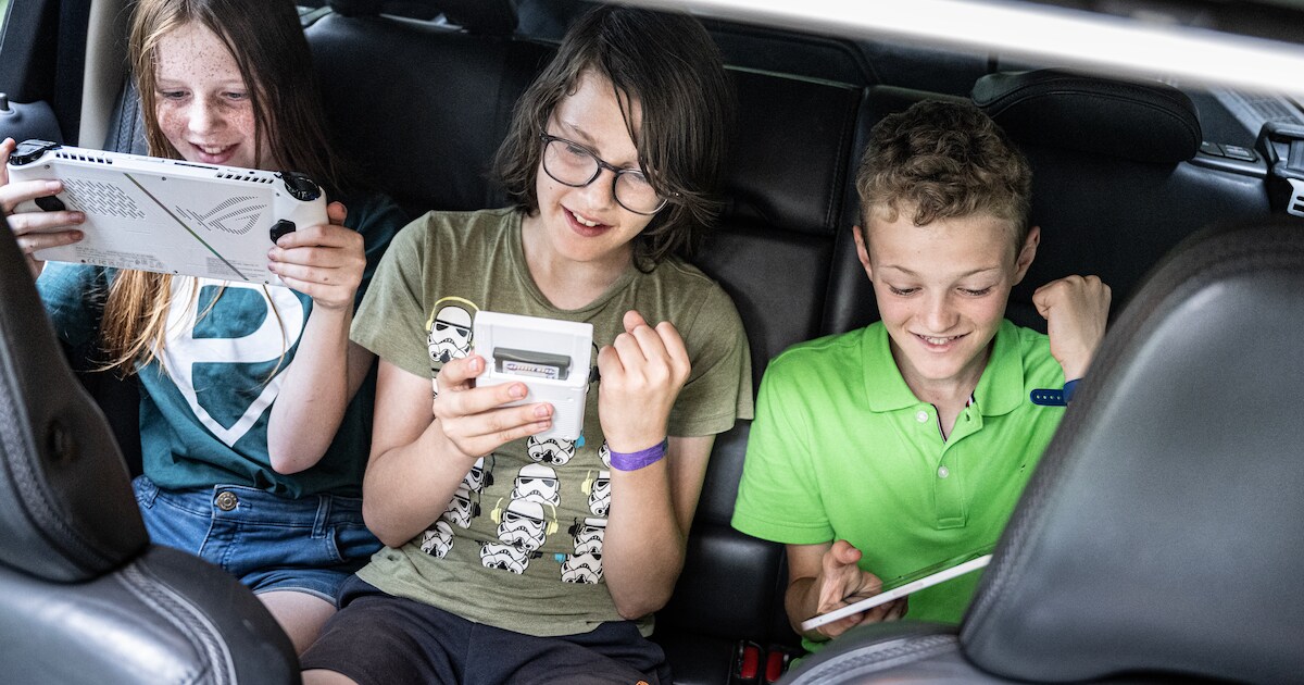 Geen ruzie meer op de achterbank met deze draagbare spelcomputers ...
