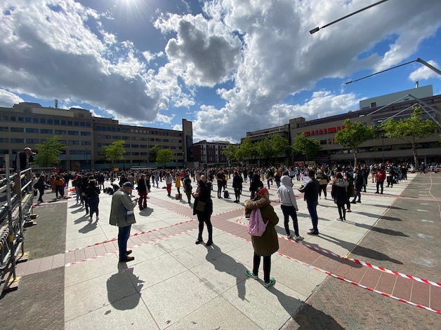 1700 demonstranten tegen racisme op Stadhuisplein in Eindhoven: ‘Kom ...