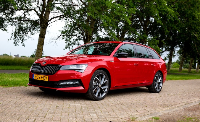Test Skoda Superb iV: iets minder ruim, maar wel zuinig | Auto | AD.nl