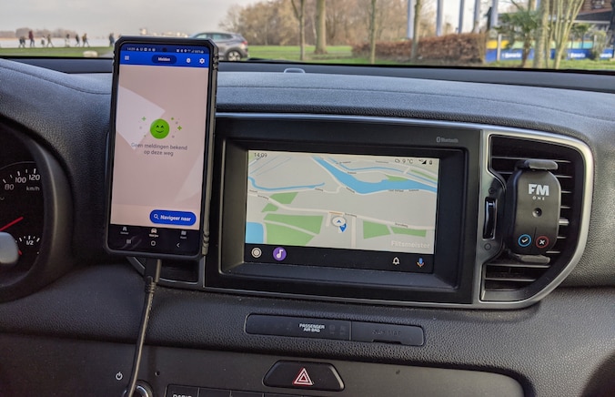Waarom is de app Flitsmeister niet verboden in Nederland? | Auto | AD.nl