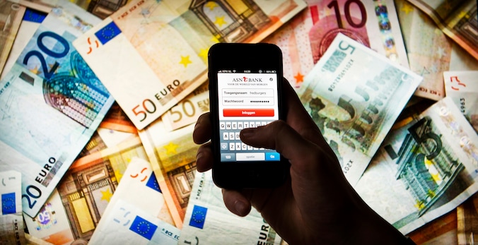 Klanten ASN Bank schrikken zich rot als ze op hun rekening kijken ...