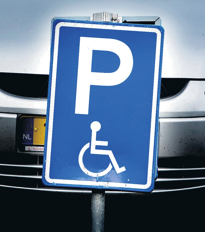 ‘U kunt 100 meter lopen’: Rotterdamse vrouw raakt parkeerkaart kwijt ...