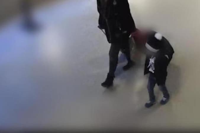 Vrouw aangehouden om achtergelaten jongetje op CS | Regio | AD.nl