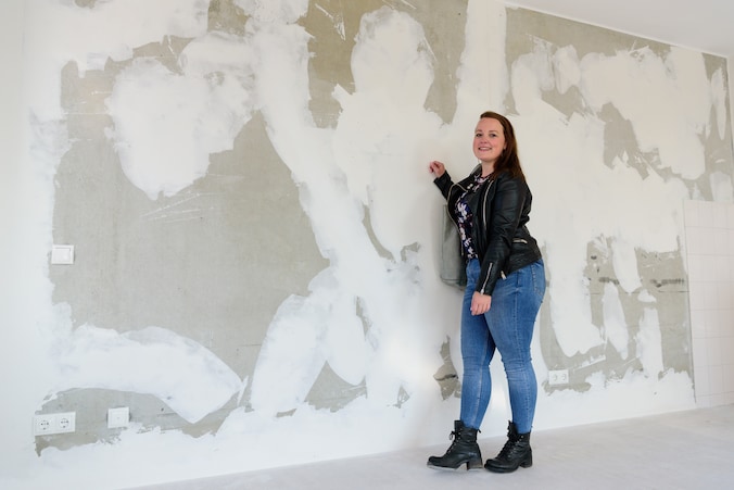 Kristel (25) krijgt als eerste sleutel van appartement Stadskeerkring ...