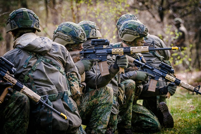 Militaire oefening in Echt-Susteren | Regio | AD.nl