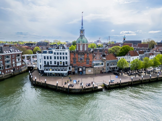Jarenlang stond het leeg, nu is het markante Hotel Bellevue alsnog ...