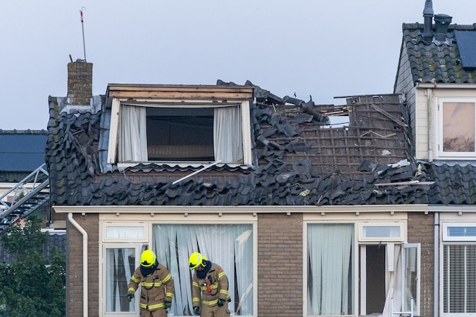 Explosie verwoest woning aan de Johan Willem Frisostraat in Castricum ...