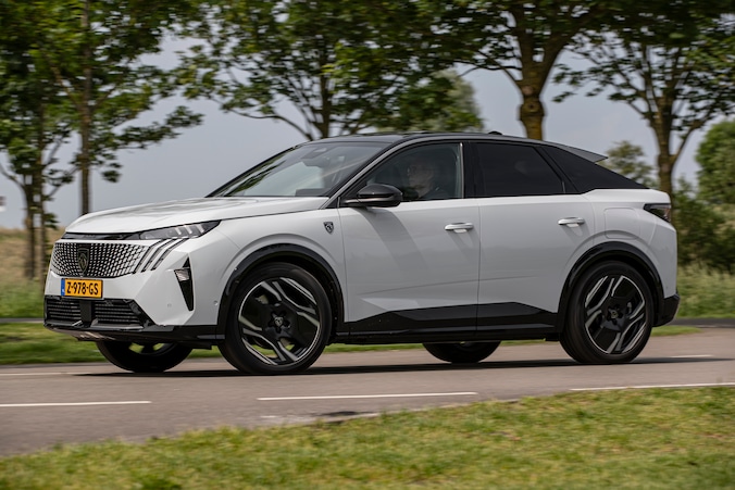 Test Peugeot e-3008: vol karakter en met veel rijbereik | Auto | AD.nl