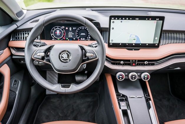 Test Skoda Superb Combi: ruim, slim en superzuinig | Auto | AD.nl