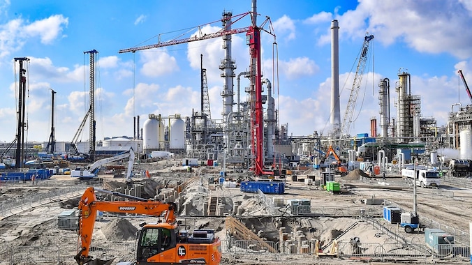Na afblazen van megaproject zet Shell fabriek van 1,2 miljard euro te ...