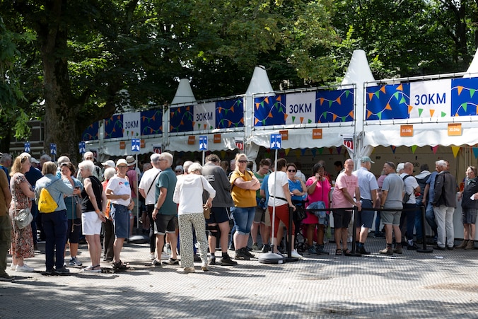 Vierdaagse: recordaantal lopers geeft ticket terug, mensen op ...