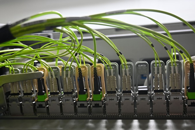 Duizelingwekkende cijfers: 'AI-systemen verbruiken tussen de 313 en 765 ...