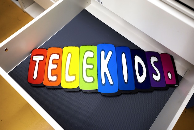 Carlo en Irene schenken Telekids-spullen aan Beeld & Geluid: ‘Puur ...