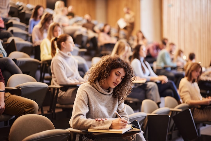 Na flinke stijging vorig jaar blijft rentepercentage studieschuld nu ...
