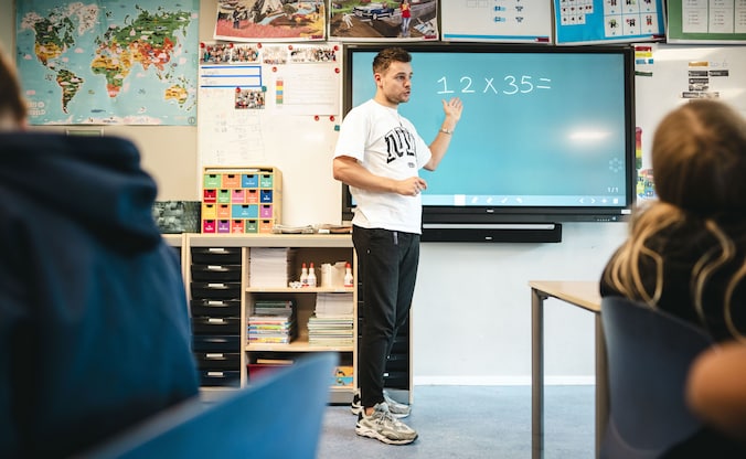 Kabinet vertraagt terugkeer naar meer taal- en rekenonderwijs op ...