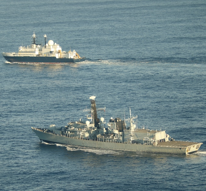 Marine volgde Russisch spionageschip op de Noordzee | Nieuws | AD.nl