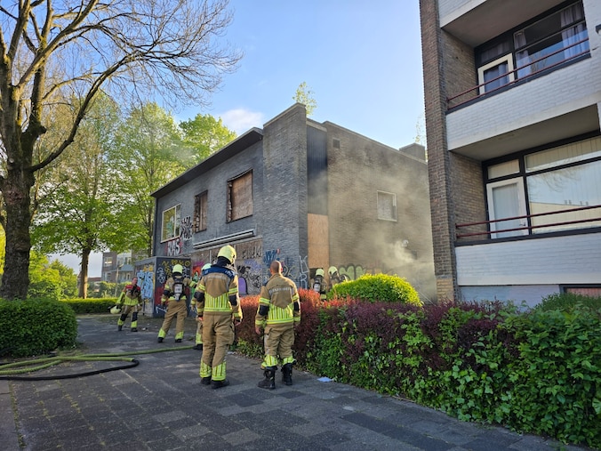 Veel rook bij brand in leegstaand pand Pasteurweg in Leeuwarden | Regio ...