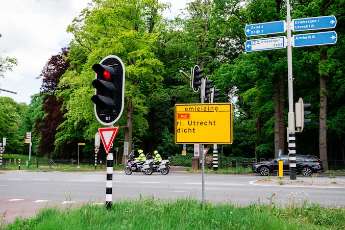 ‘Forse hinder’ verwacht nu snelweg A12 dicht is: dit zijn de opties om ...