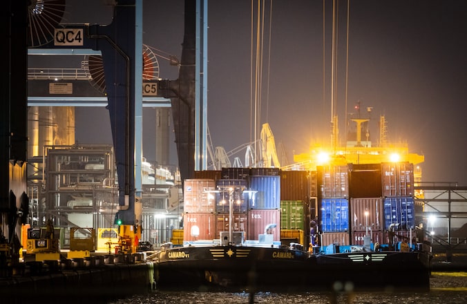 Rotterdamse drugsuithalers wijken uit naar haven van Antwerpen | Regio ...