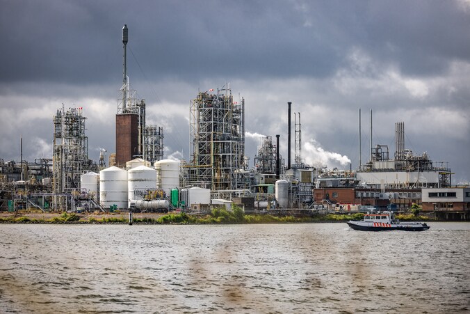 Streng optreden tegen Chemours: provincie eist minder uitstoot zonder ...
