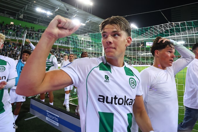 FC Groningen klopt Heerenveen in chaotische Derby van het Noorden ...