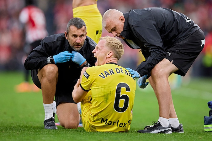 Nieuw drama voor Donny van de Beek: middenvelder zeker zes maanden aan ...