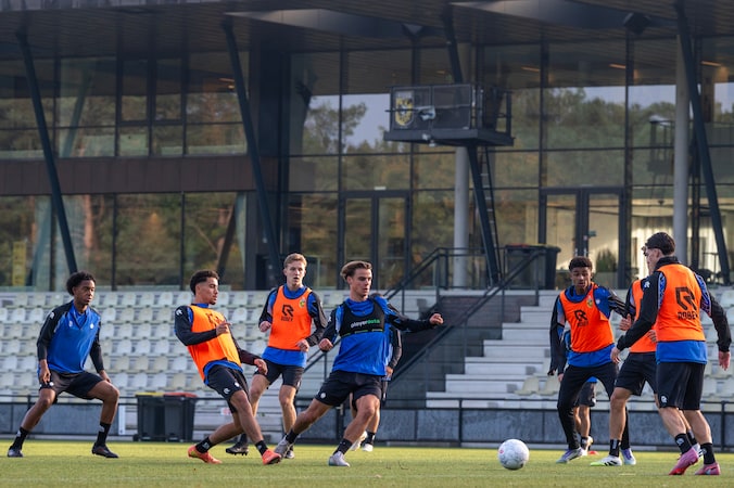 Vitesse wint zaak over vertrokken jeugdspelers en krijgt meer geld ...