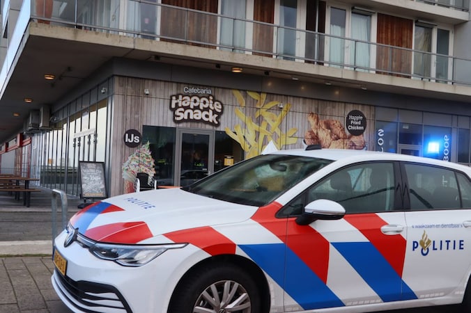 Overval met neppistool eindigt in frituurmandjes werpen: Mitchell (24 ...