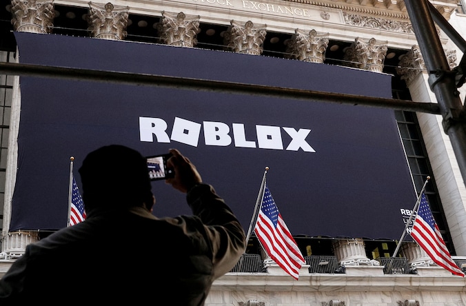 EenVandaag onderzocht hoe sekte jongeren ronselt op spelplatform Roblox ...