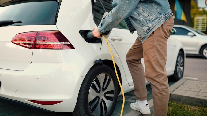 Verkoop tweedehands elektrische auto hapert door wegvallen subsidie ...