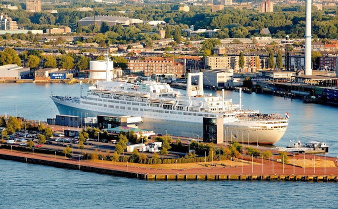 Spoedbaggering nodig voor ss Rotterdam, maar wie betaalt? | Regio | AD.nl