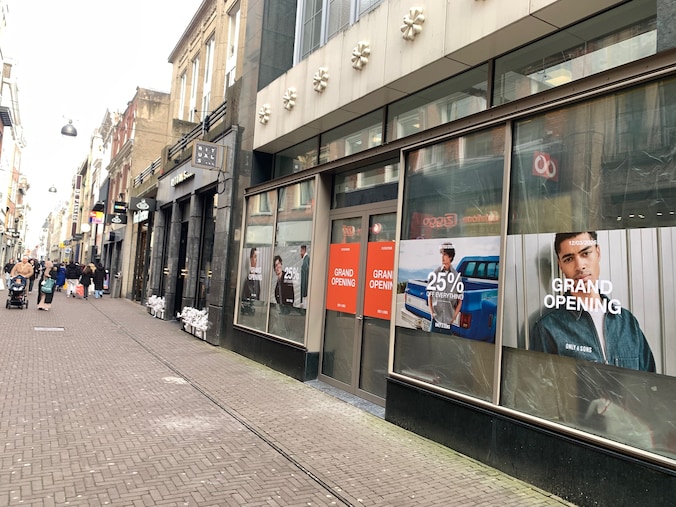 Krijg dikke korting bij de opening van deze nieuwe mannenmodezaak ...